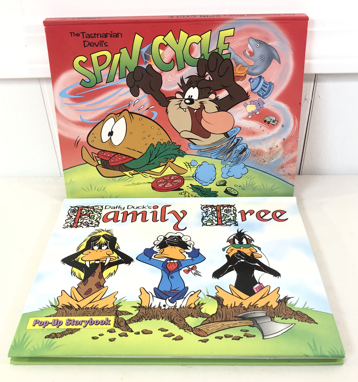 (2) 1996 Pop Up Book Looney Tunes WB Taz “Spin Cycle” & Daffy Duck ...