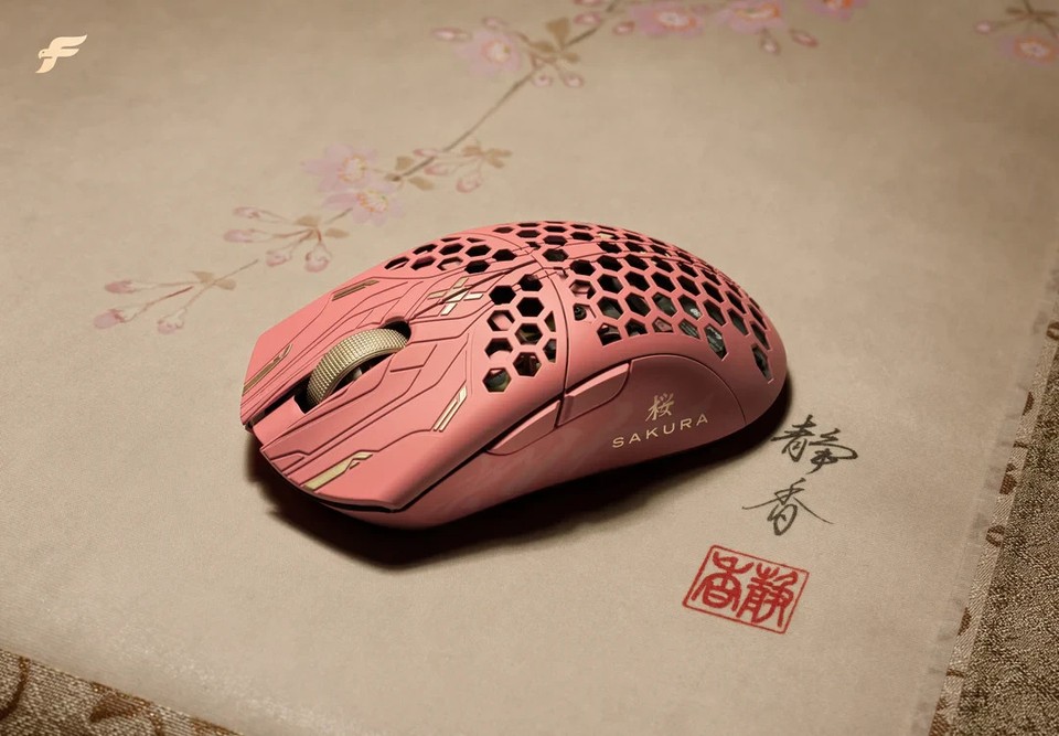 FinalMouse UltralightX Sakura Gaming Mouse ULX Sakura 10k LE [PRESALE ...