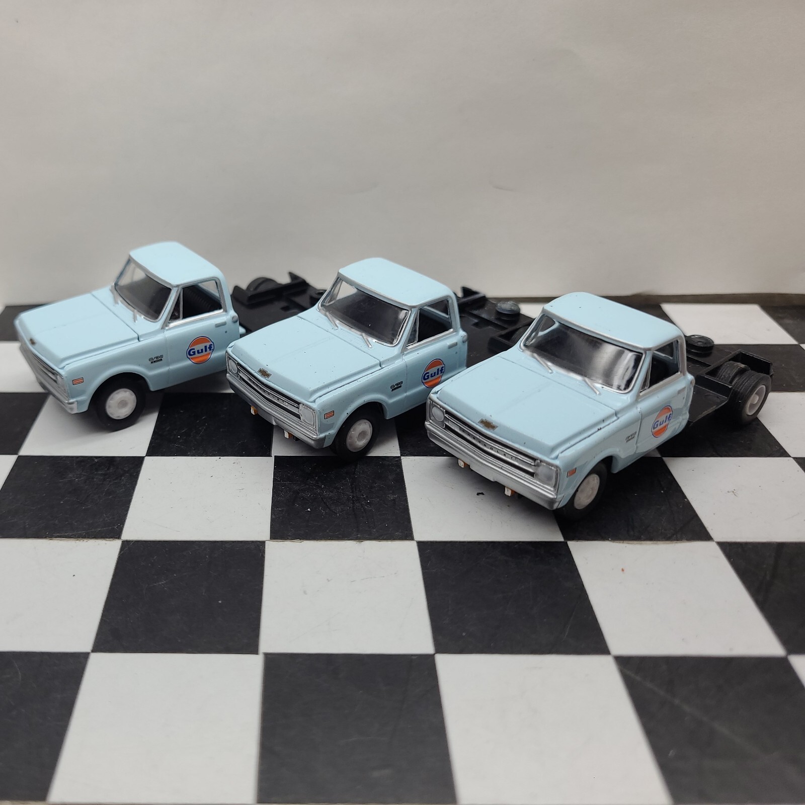 Parts lot custom builds Junk Yard 1/64 Cheverolet c30 TRUCK cab ...