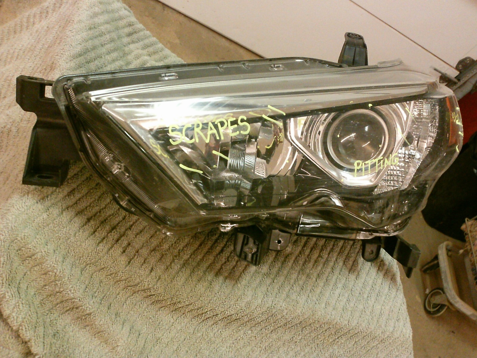 2014-2018,2019,2020,2021 Toyota 4Runner LH Halogen Headlamp w/o Trail ...