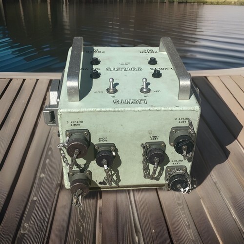 US ARMY WING CORP ELECTRICAL DISTRIBUTION BOX NSN: 6110-01-251-0402 ...