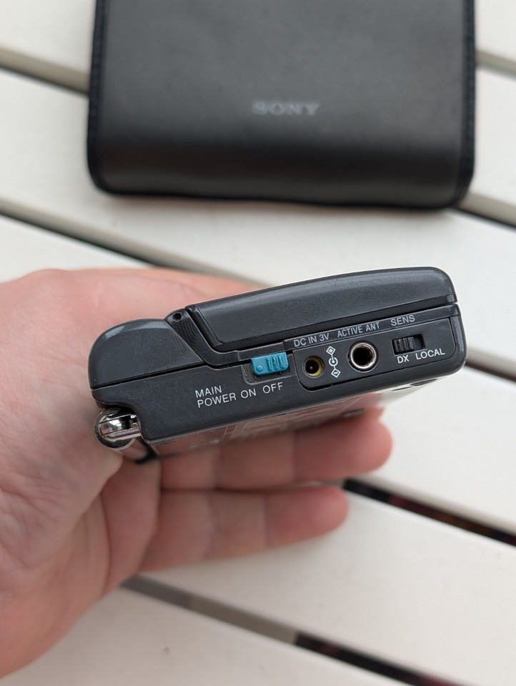 Sony ICF-SW100 World Band Receiver FM Stereo AM LW SW SSB Radio with ...