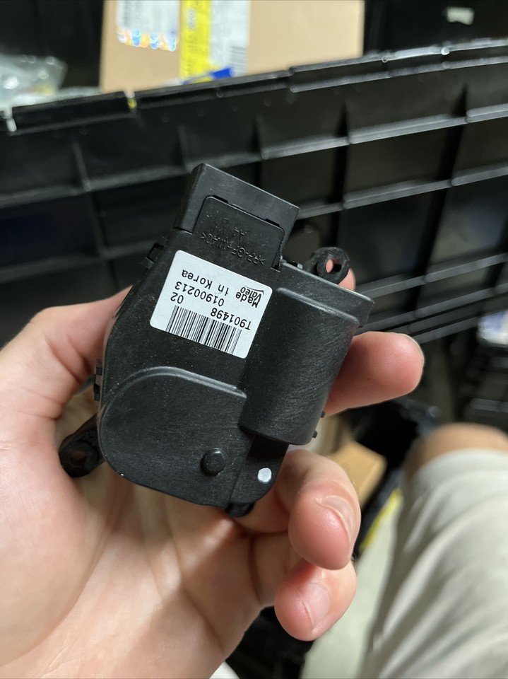 2015-2017 TAHOE YUKON A C HEATER CONTROL MODE VALVE ACTUATOR NEW GM ...