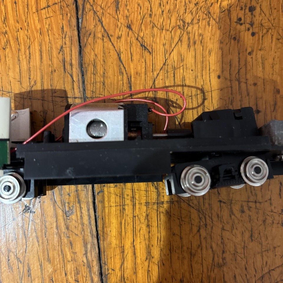 AHM HO Scale Boeing LRV/Trolley - Box & Chassis only Untested - spares ...