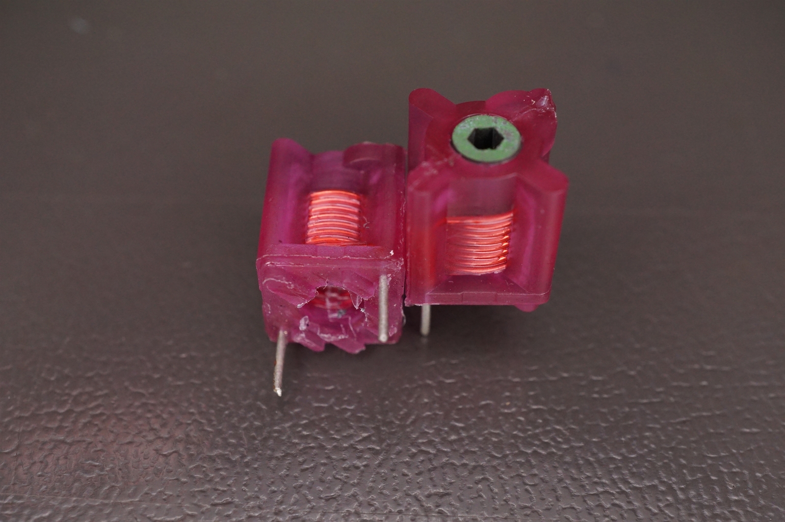 Lot of 2 142-07J08L Coilcraft Turnable Inductor 378nH 50MHz 14.5 mOhms ...