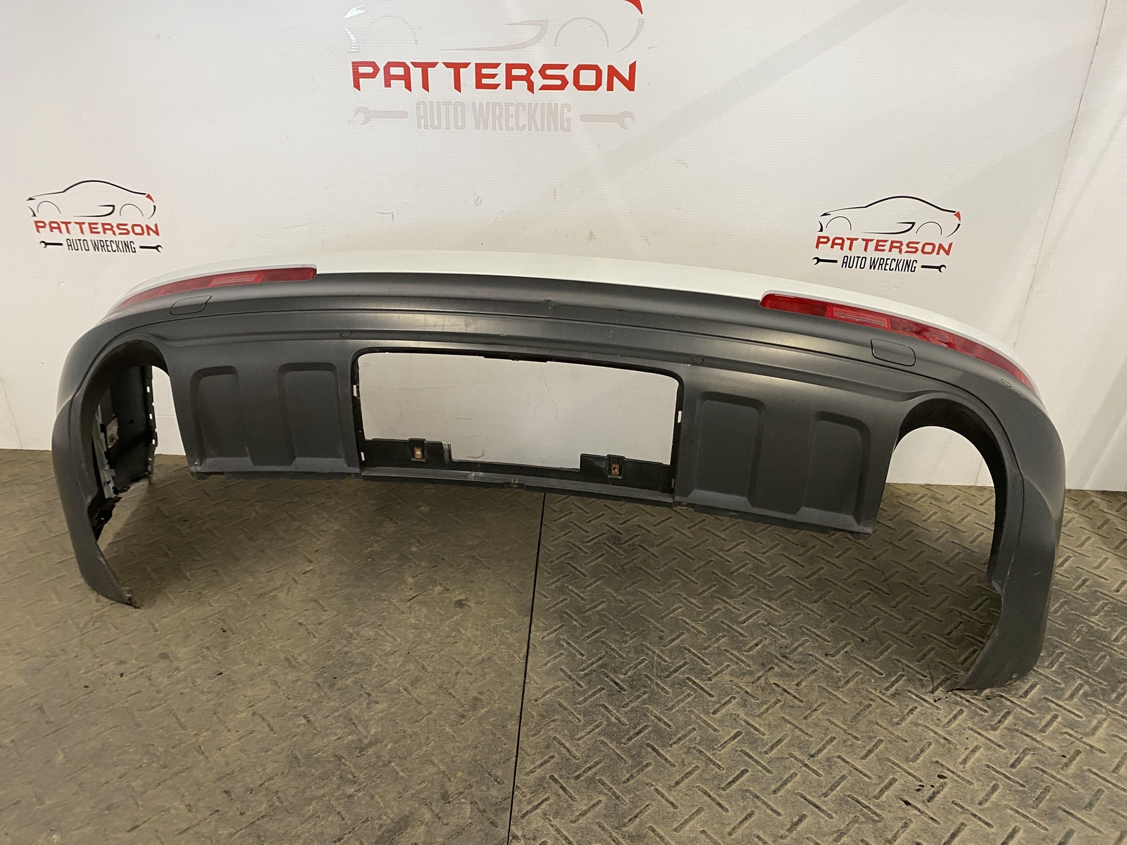 2010-2015 Audi Q7 Rear Bumper Cover With Lights Glacier White LS9R 10 ...