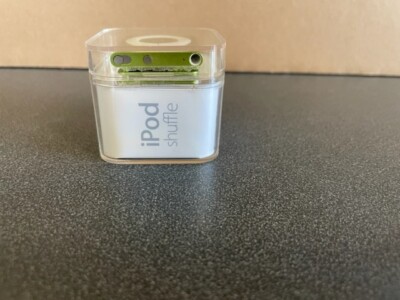 NEW Apple Green iPod Shuffle 4th Generation 2GB MC750LL/A Mint | eBay