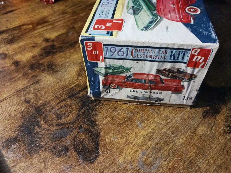 AMT K-1031.Falcon Ranchero 1961 Compact Customizing 1:25 Scale Model ...