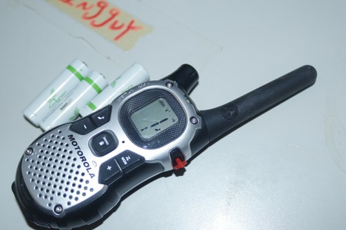 Motorola MJ270R 22-Channel 27-Mile GMRS 2-Way Radio W/ Battery & Clip ...