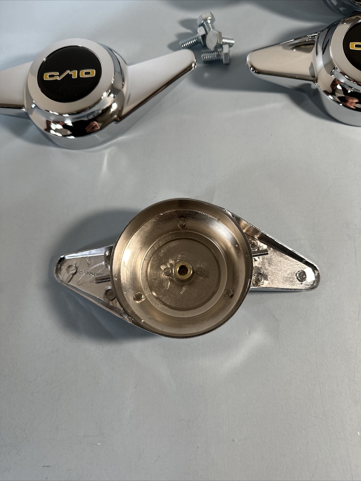 (4) 2 BAR SPINNERS BOLT STUD MOUNT KNOCKOFF CENTER CAPS,c/10 | eBay