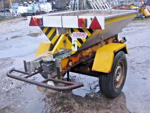 LODGIC GDS 250 GRITTER / GRITTING TRAILER EX COUNCIL FOR SPARES OR ...