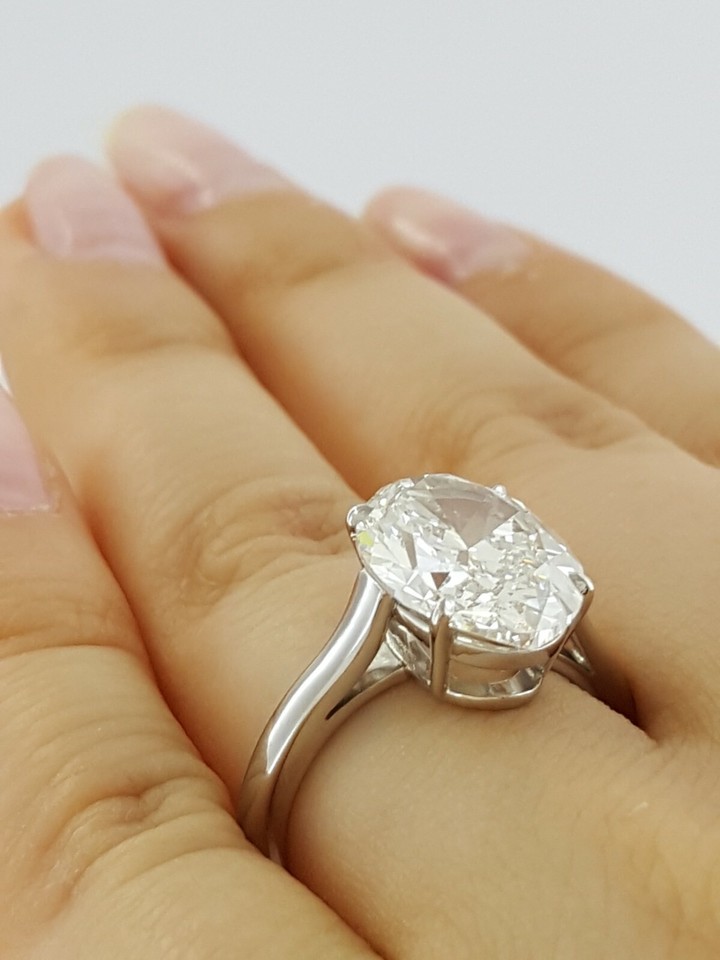 Tiffany & Co Platinum Oval 5.01 ct Diamond Solitaire Engagement Ring ...