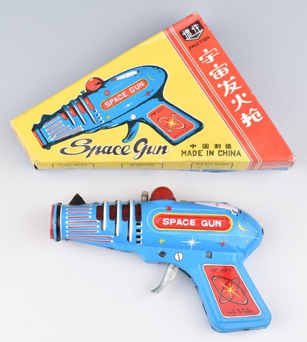 China Tinplate Friction Action Cosmic Space Gun MF-227 *BOXED* | eBay