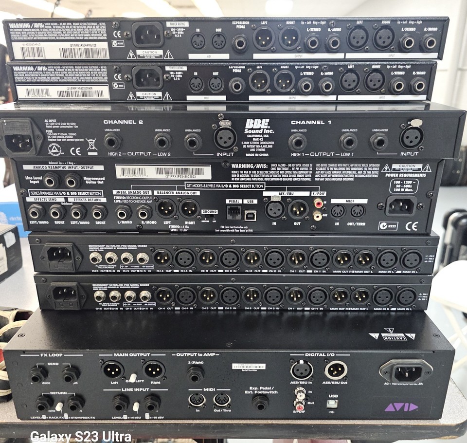 Behringer PRO MX882 Ultra-Flexible 8 Channel Splitter mixer rack ShipWW ...