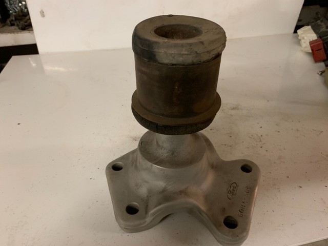 Ford L8000 L9000 Louisville Rear Engine Mount with rubber bushing D0HA ...