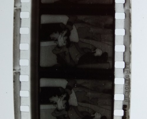 35MM FEATURE FILM ANIMATION - Mickey's Trailer (1938) Disney animated ...