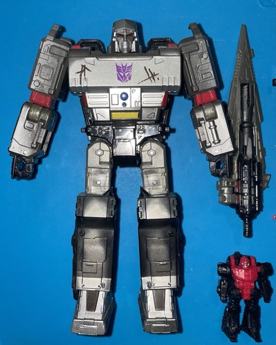 Transformers WFC Netflix MEGATRON w/ LIONIZER & PINPOINTER Figures ...