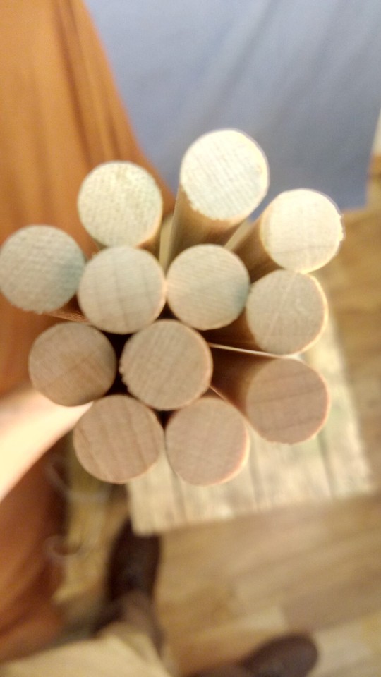 Wooden arrow shafts. 10 blanks for traditional arrows made of Ash. 32 ...
