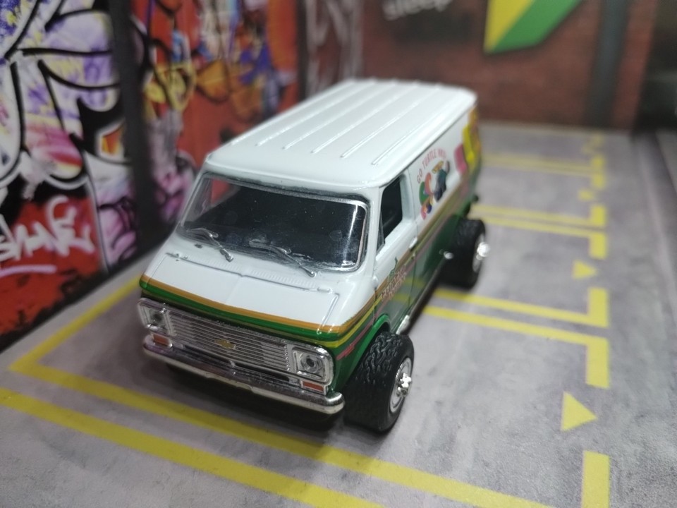 M2 Machines - Turtle Wax Custom Lifted 1971 Chevy Van 1:64 | eBay