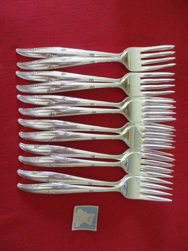 (12) Oneida Community Silverplate Salad Forks, 1960 Silver Flowers #3 ...