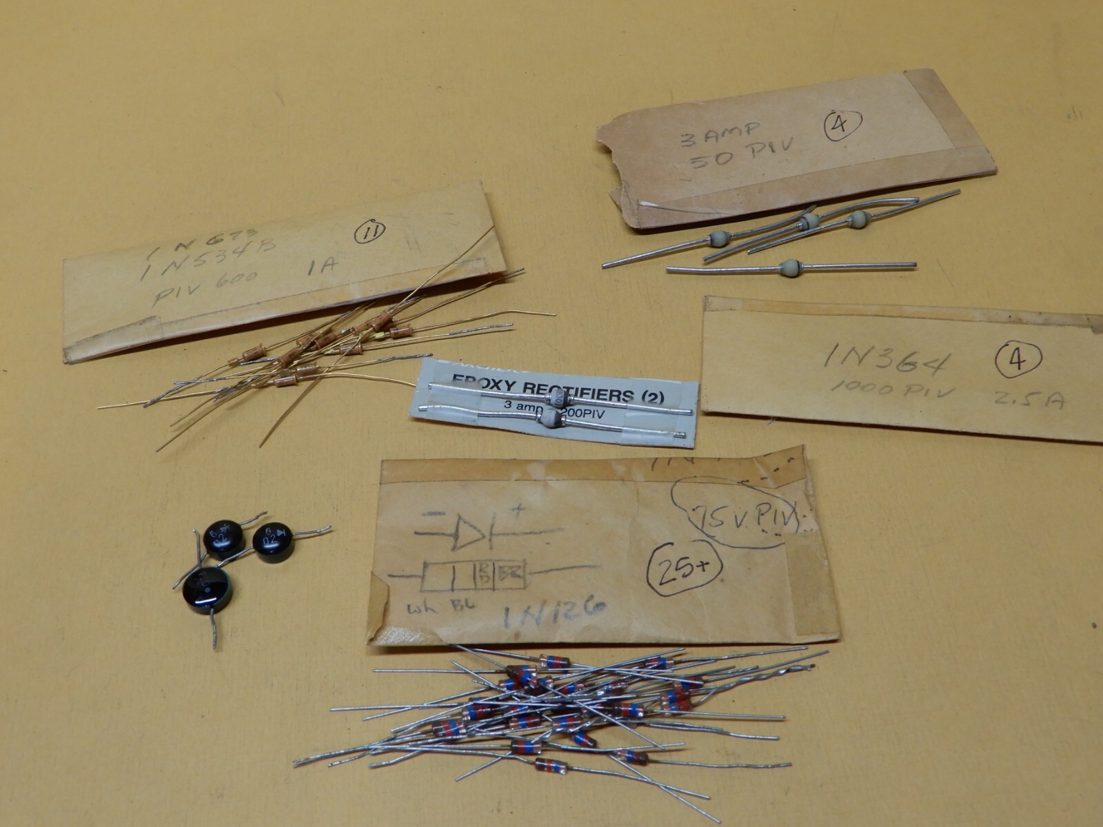 Amazing Lot of Vintage Diodes 1N673/1N534B (11) 1N126 Germanium (25 ...