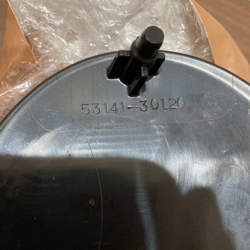 TOYOTA Radiator Grille Emblem 53141-30120 Land Cruiser Prado Majesta | eBay