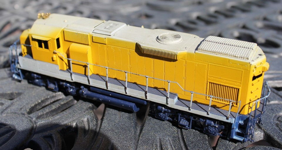 Hallmark Models EMD GP15-1 conversion to Chessie System GP15T HO SCALE ...