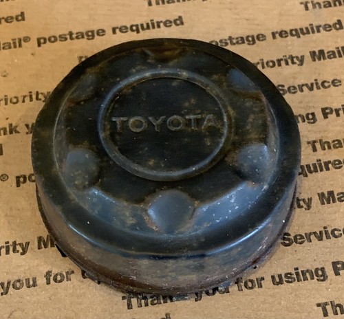 Toyota Land Cruiser Factory OEM Rear Wheel Hub Center Cap FJ40 BJ40 42 ...