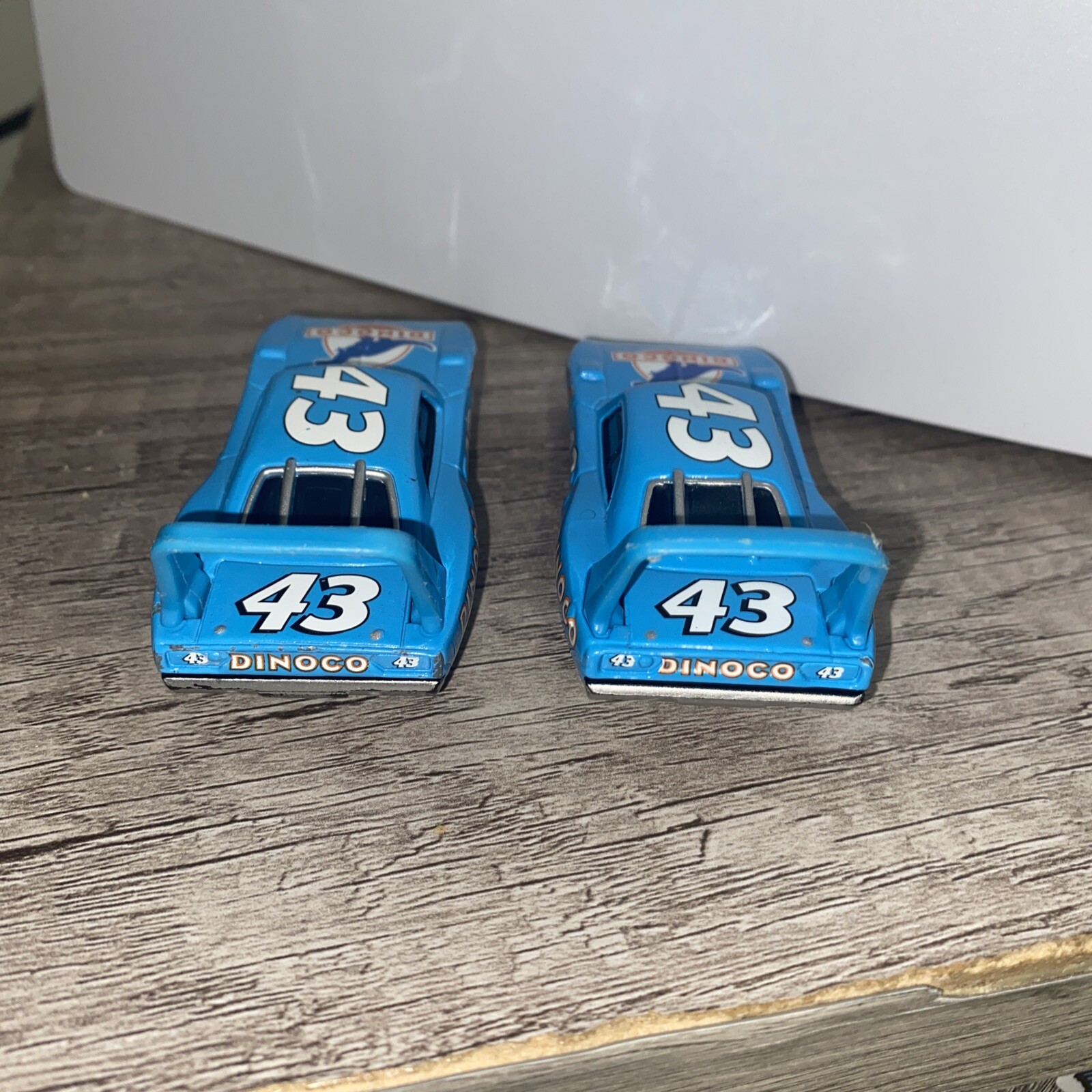 Mattel Disney Cars Dinoco Gas The King #43 Piston Cup Exclusive Set 2 ...