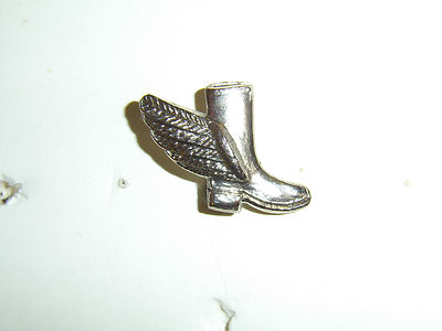0370 WW2 US Army Air Force Royal RAF WINGED BOOT CLUB PIN Aviation A2B4 ...