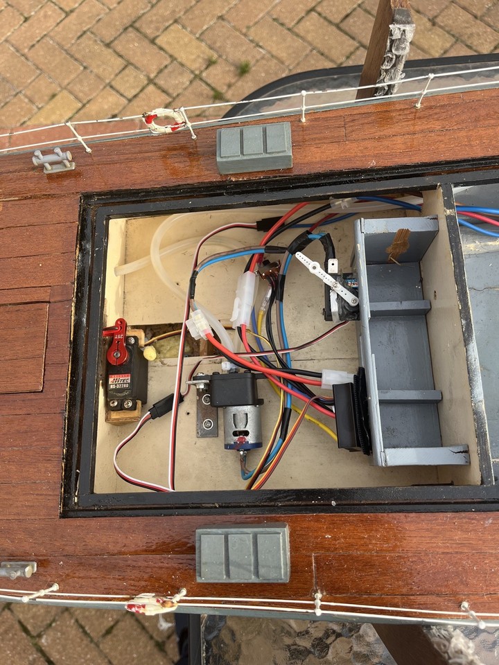 RC model boat, Veron Courland Bay Vosper Patrol Craft. 52 inch L x 12 ...