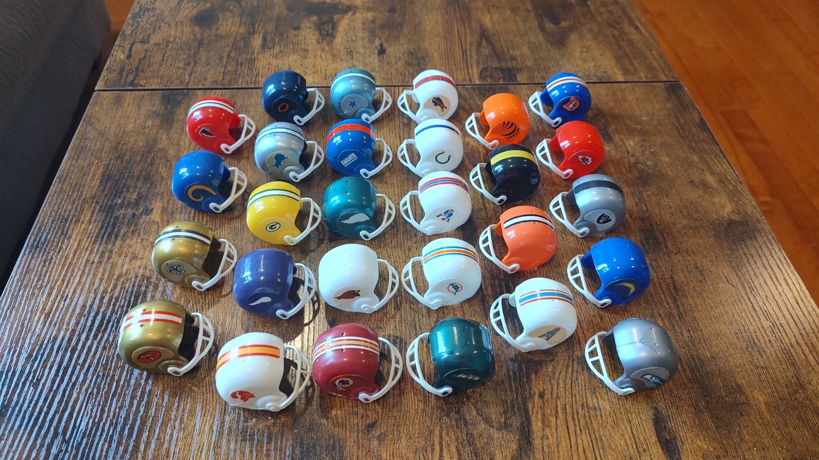 Lot of 28 Vintage 1981 NFL Mini Gumball Football Helmets NFC/AFC VG ...
