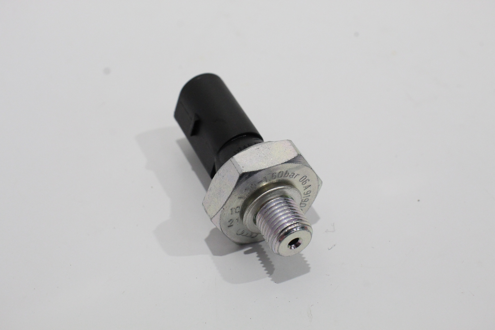 VW Tiguan 5N 1.8T Oil Pressure Sensor Sender Switch New Genuine ...