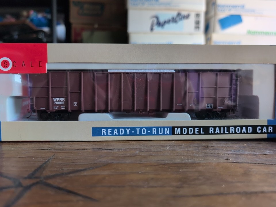Walthers HO Scale 2 UTLX Funnel Flow Tanks, 1 Thrall Door Car, 1 Wood ...