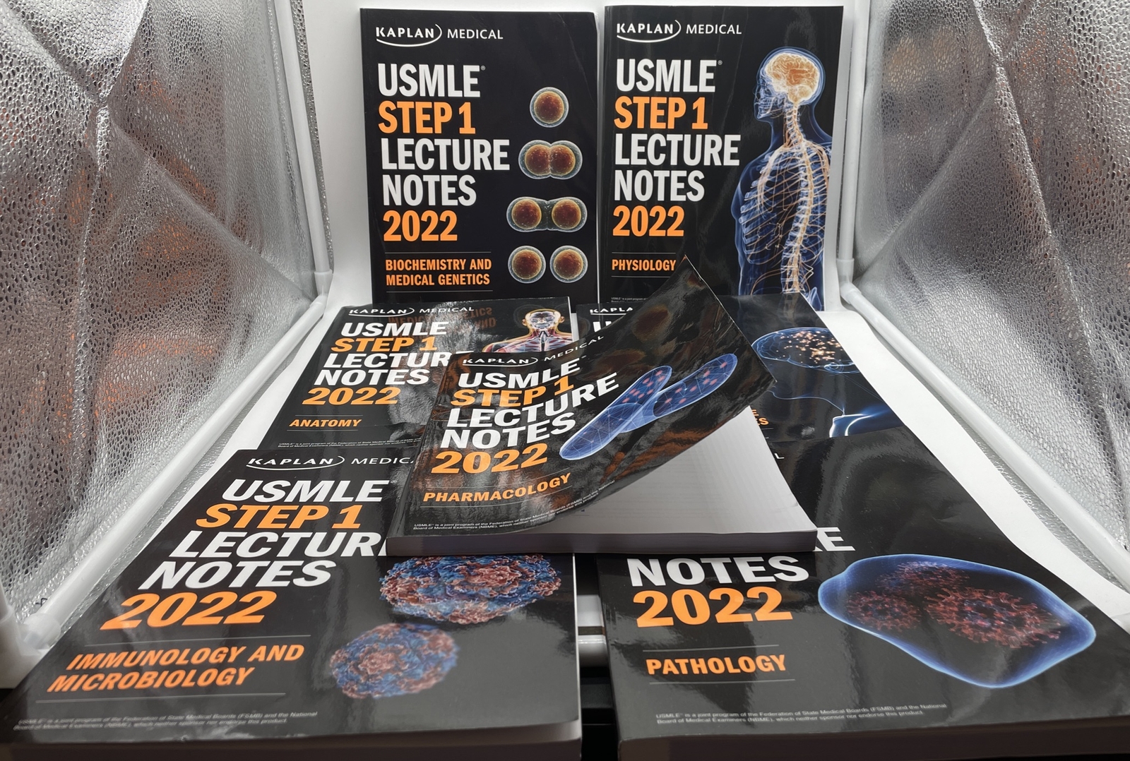 USMLE Prep Ser.: USMLE Step 1 Lecture Notes 2022: 7-Book Set by Kaplan ...
