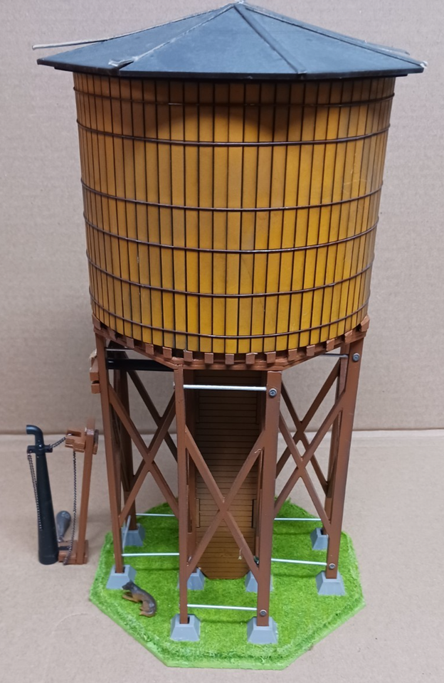 Menards Water Tower Cripple Creak O-Gauge diorama Train Pre-Owned needs ...