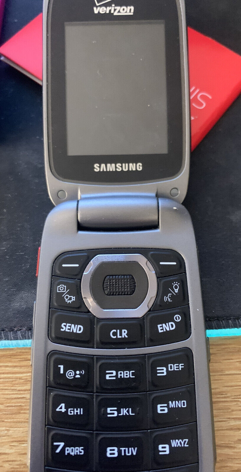 Lot of 11 flip and slide phones various models, 3G Samsung phones ...