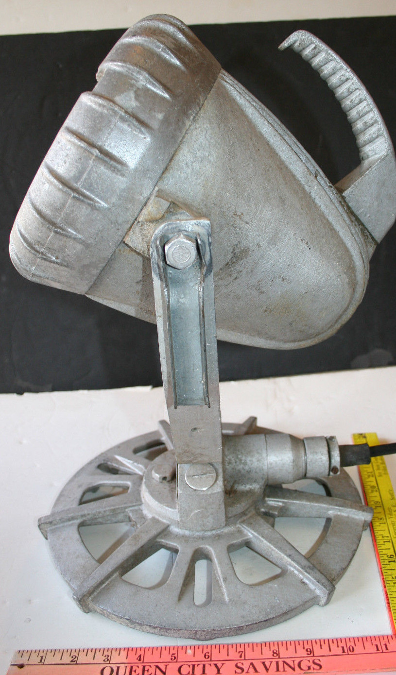 APPLETON Explosion Proof PORTABLE FLOOD LIGHT GEFWB30 300V Hazardous ...