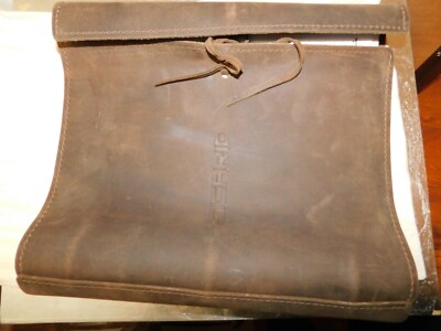 Sicario original leather bound script autographed:Benicio,Blunt,Taylor ...