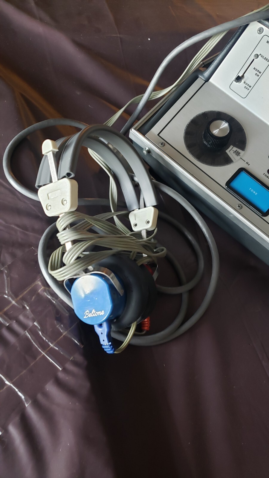 Beltone 119 Audiometer W/ Head Phones loc22 | eBay