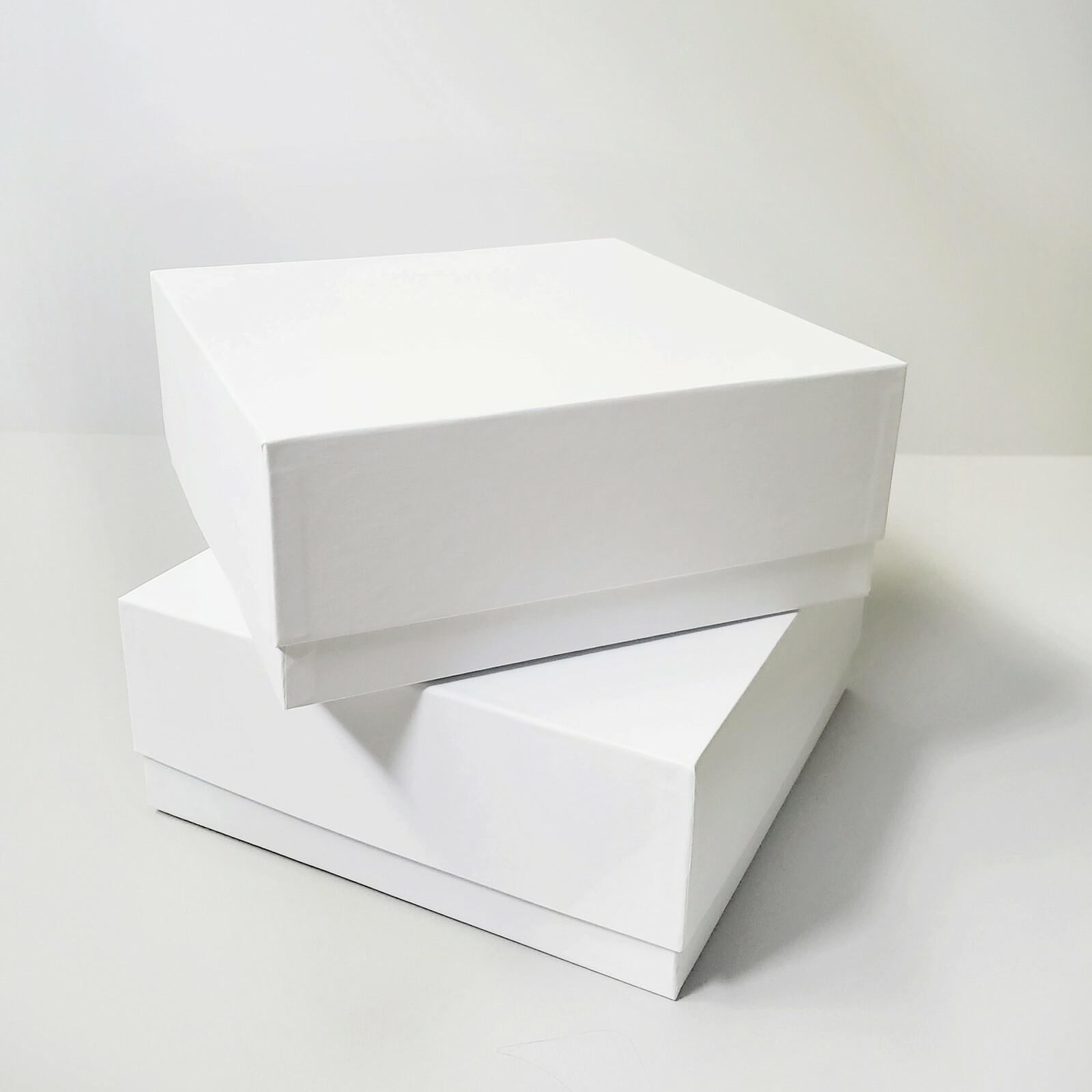 Case of 18 qty 10x10x4 White Linen Embossed Gift Boxes, Rigid Set-up ...