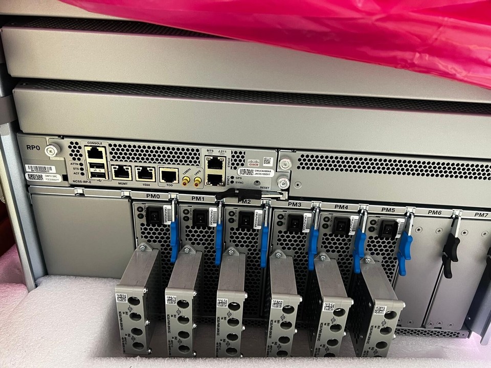 Cisco NCS-5508 with NC55-RP-E 3x NC55-5508-FC2 3x NC55-5508-FAN2 ...