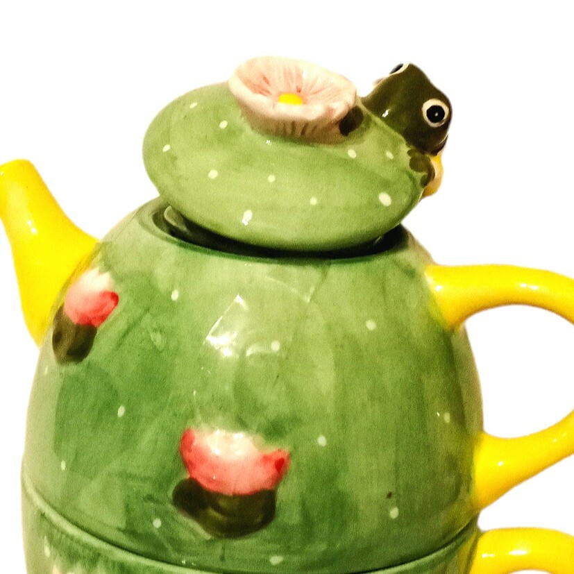 Peggy Jo Ackley Ceramic Teapot For One Green Peeping Frog Water Lilly ...