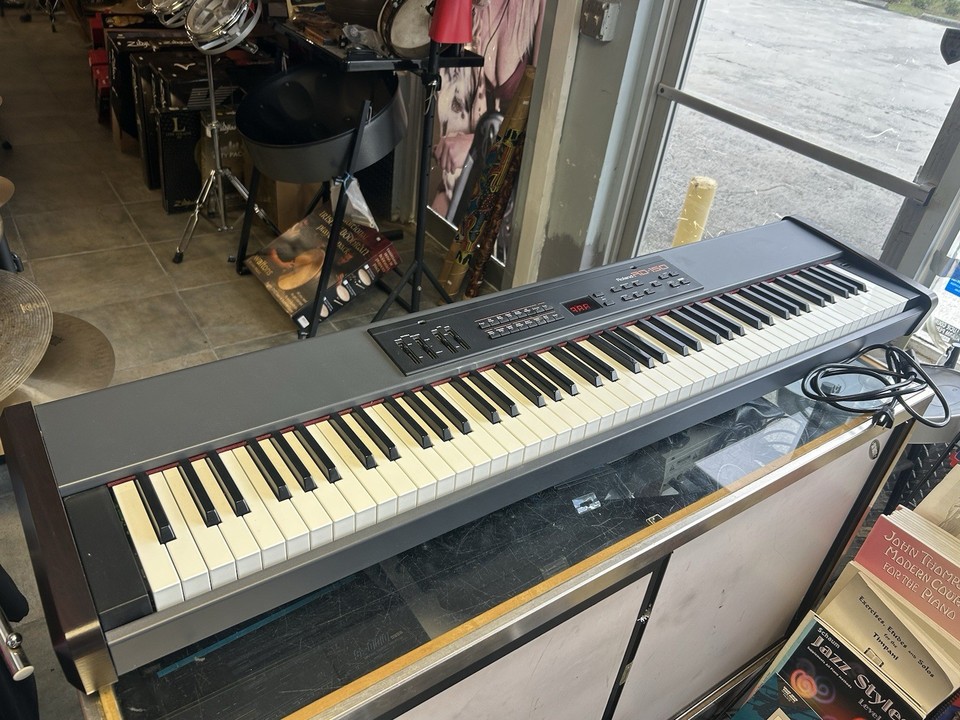 Roland RD-150 Keyboard Digital Piano 88 Keys W/Sustain & Hard Case | eBay