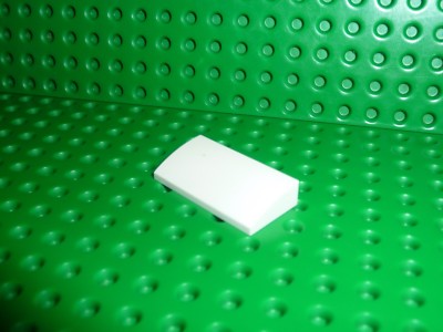 LEGO White Slope Brick Curved 2 x 4 ref 61068 / Set 7628 4993 7726 8085 ...