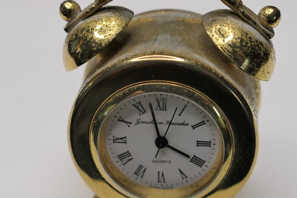 MINIATURE JONATHAN KNOWLES QUARTZ CLOCK | eBay