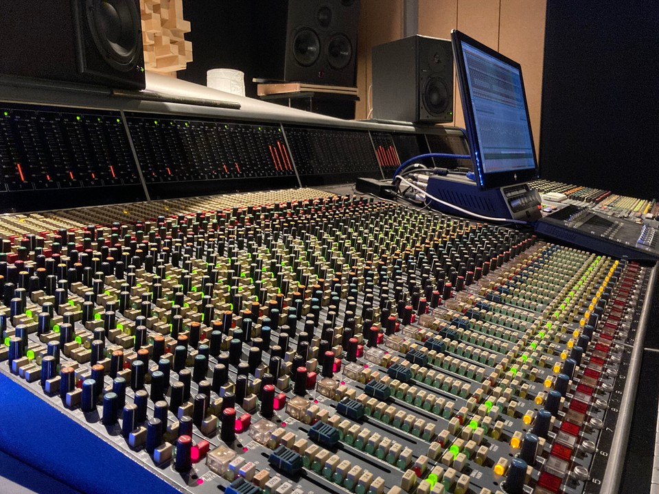 CONSOLE NEVE VR 48 CHANNEL WITH ORIGINAL AUTOMANTION, PSU, PATCHBAY AND ...