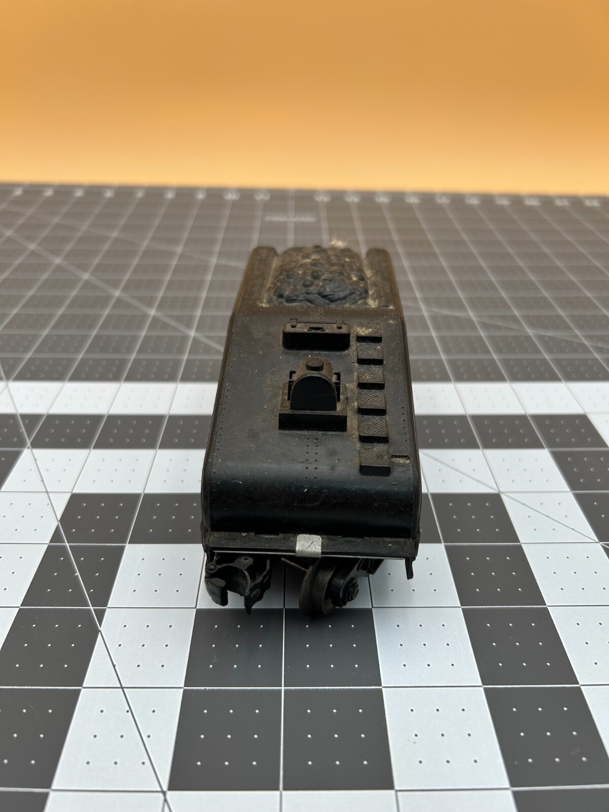 Lionel Lines unlettered O Gauge Black Slope Back Coal Tender (Shell ...