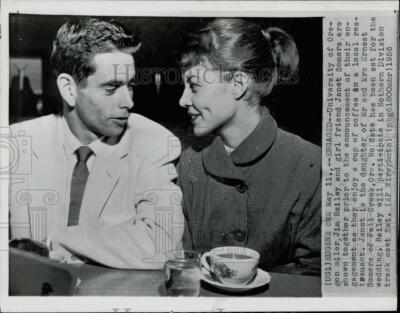 1956 Press Photo University of Oregon Track Runner Jim Bailey with ...