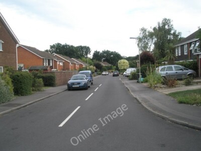 Photo 6x4 Looking southwards down Lower Mead Petersfield c2010 | eBay UK